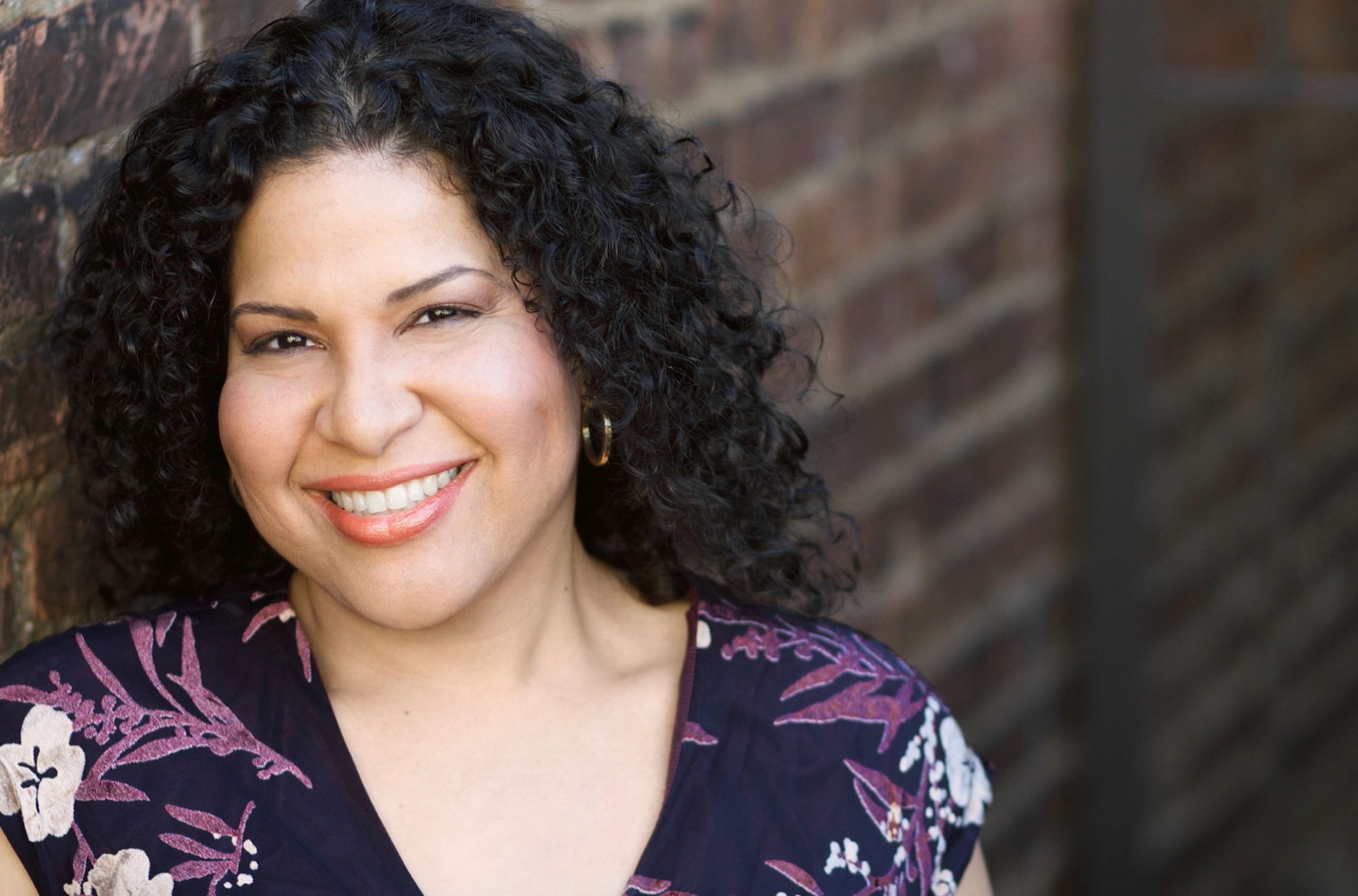 City Lights: Daphne’s Dive Is an Antidote to Loneliness - WCP