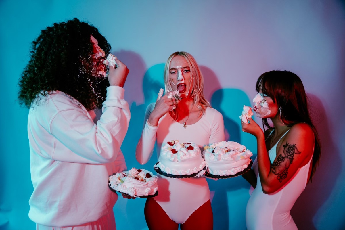 Pop Rock Trio Massie Celebrate First EP Release With First Black Cat Show - WCP